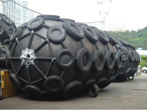 Quality 1.5m*3m Marine Pneumatic Rubber Fenders Natural Rubber Reinforcement for sale