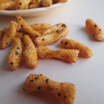 Quality Seaweed Rice Cracker Snacks Grain Snacks 7.5KG In Bulk Low Fat for sale