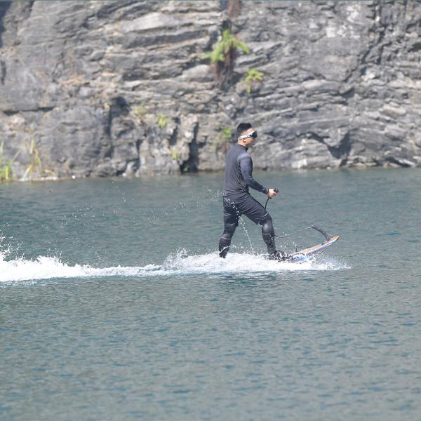 Quality 40kg Load Bearing Powered Folding Surfboard Display Stand Must-Have For Wave for sale