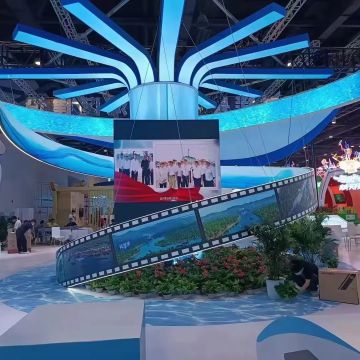 Quality Circular Thin Flexible LED Display Screen P1.8 P2 P2.5 P3 Full Color for sale