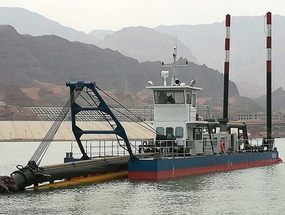 Quality CCS 7.5m Steel Mud Dredger with 1500m Discharge Distance Draft 1 Meter for sale