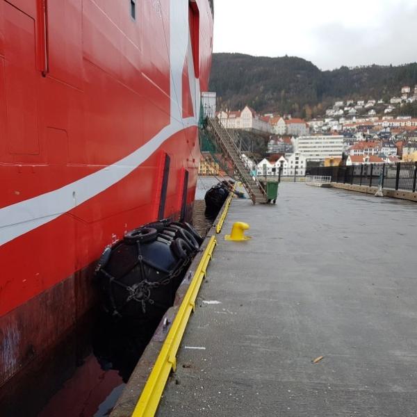 Quality 2.0m*3.5m Docking Defence Rubber Yokohama Pneumatic Fender for sale