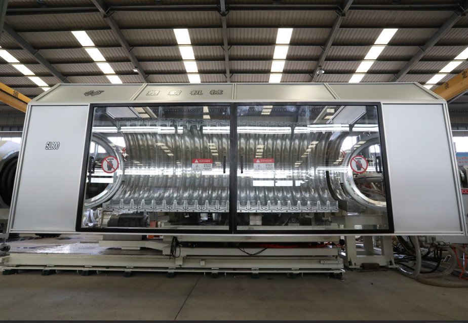 Quality 1000mm DWC HDPE Pipe Production Line Single Screw Corrugated Tube Extrusion Line for sale
