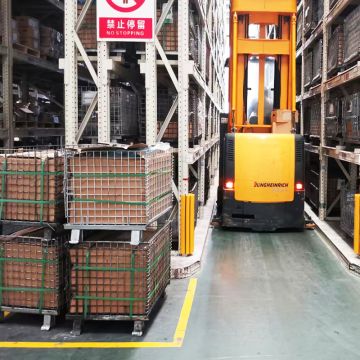 Quality B05: Galvanized Wire Mesh Container Foldable Storage Cage Wire Container for sale