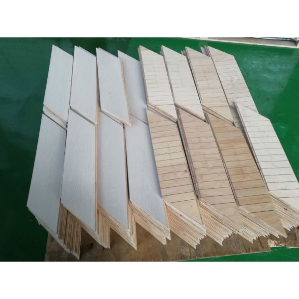 Quality Chevron Engineered Oak Flooring With Different Stains 300-1000MM Length for sale