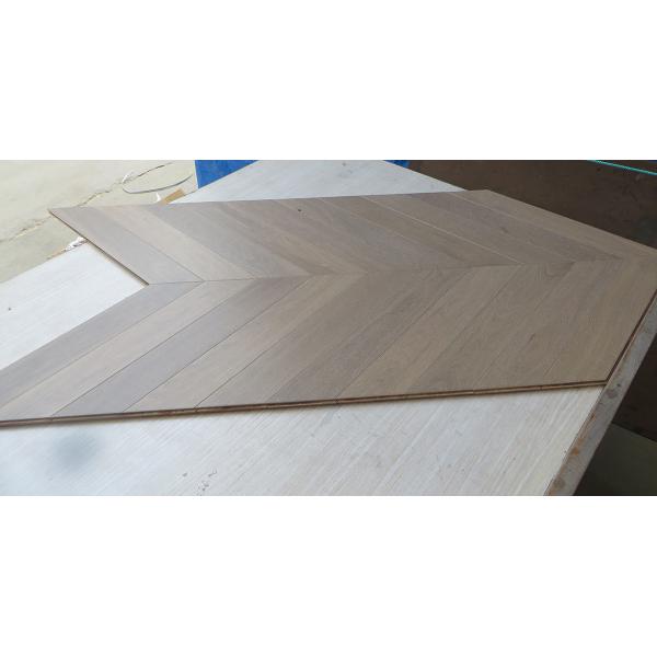 Quality Smoked Russian Oak Engineered Wood Chevron Flooring Indoor Grade A/B for sale