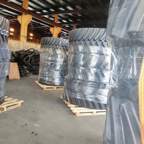 Quality CAT Challenger Tractor Tracks Mt738 Mt740 Mt743 Mt845e Mt855e Mt865e Mt875e Mt875c John Deere Case IH Claas Lexion for sale