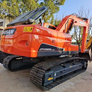 Quality DOOSAN DX225LC DX225 225 LCA Excavator in Shanghai Original Used Made in Korea for sale