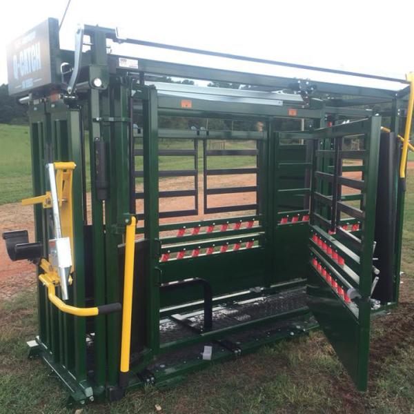 Quality 2.7m Height 3.5m Width Cattle Crushes Set Ranches And Farms for sale