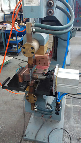 Quality Special Automatic Resistance Welding Machine For Door Hinge Low Power Loss for sale