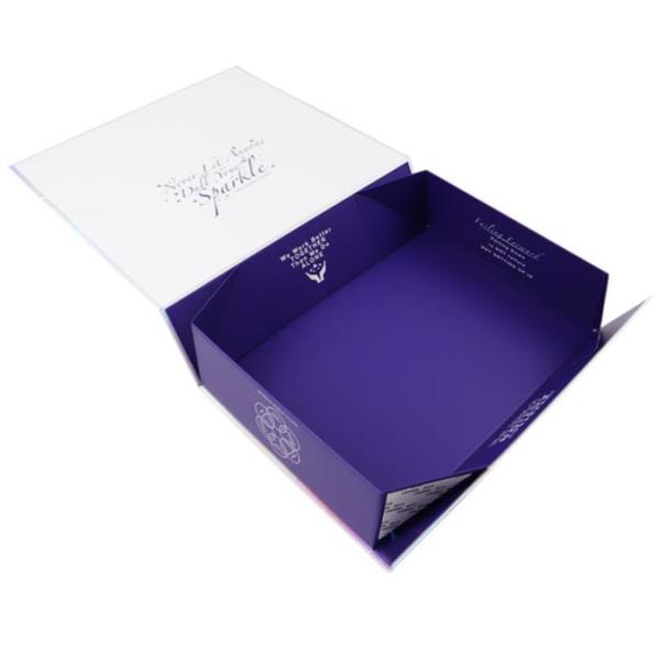 Quality 157g PMS Foldable Cardboard Gift Boxes Holographic Magnet Closure 1.5mm Thick for sale