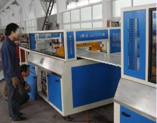 Quality Kitchen Skinning WPC Foam Board Machine With Transferring Machine for sale