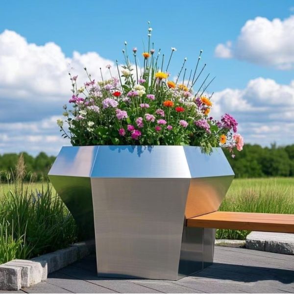 Quality Durable Stylish And Functional Design Metal Flower Planter For Park/Garden/Yard/School for sale