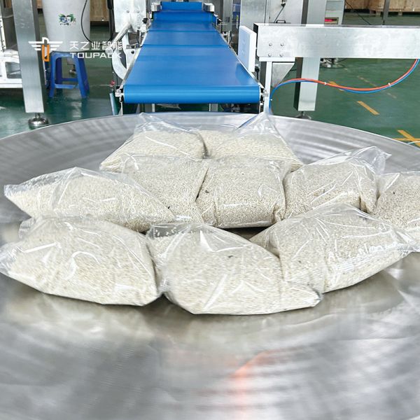 Quality High Speed Automatic VFFS Flat Pillow Pouch Granule Popcorn Groundnut Peanut for sale