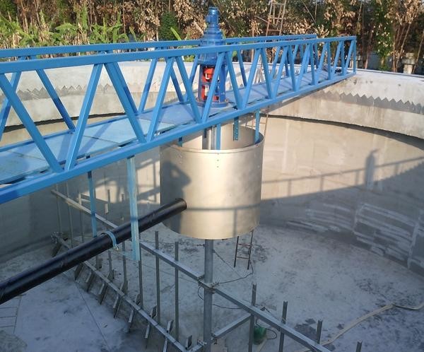Quality Full Bridge Sludge Scraper System Perimeter Drive Zinc Plated for sale