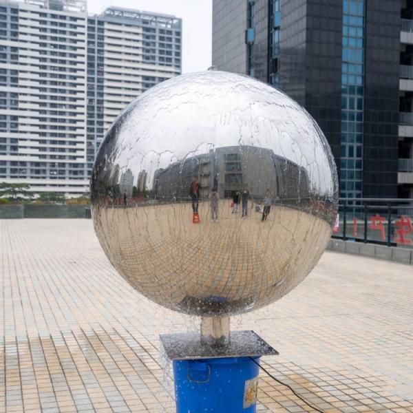 Quality Stainless Steel Sphere Water Feature Mirror Polished With Rotating Ball for sale