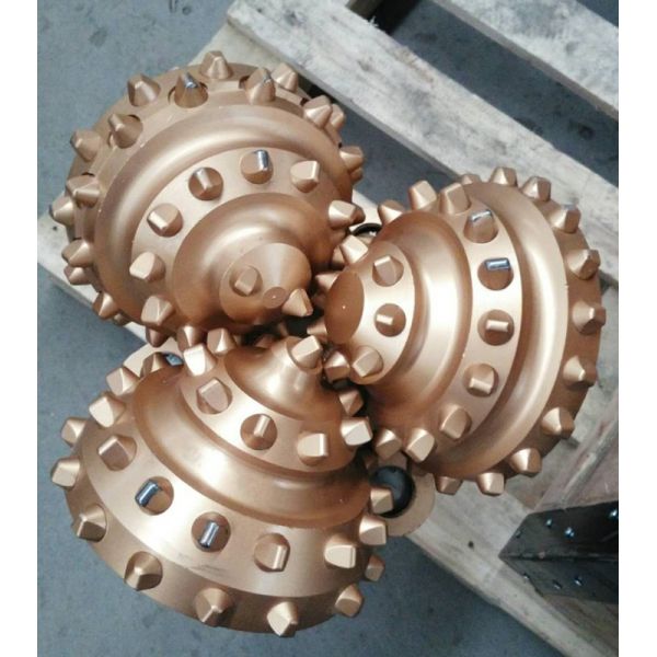 Quality TCI 13-5/8 Inch Roller Cone Drill Bit , Golden Tricone Rock Bit Custom Made for sale