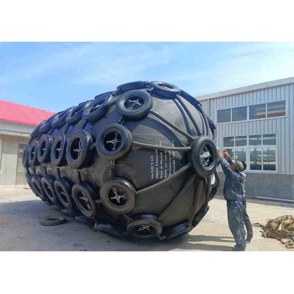 Quality Easy Installation Black Rubber Cylinder Marine Pneumatic Fender for sale