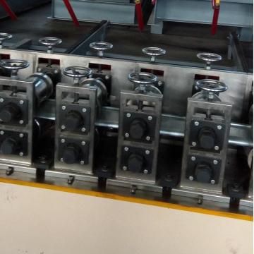 Quality Durable CZ Purlin Roll Forming Machine Dual Holes Punching 11 MAp Work Pressure for sale