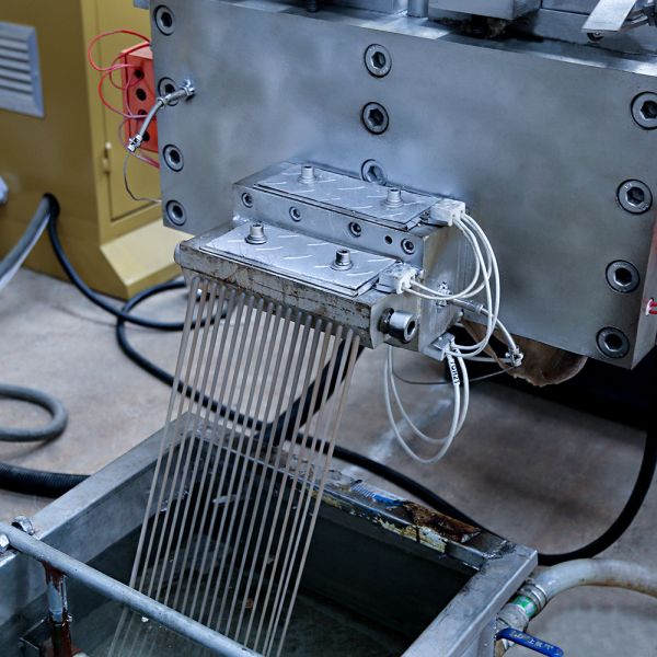 Quality pp pe film recycle plastic granules pe granulator making machine for sale