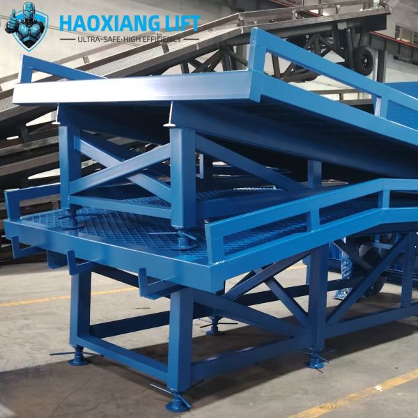Quality 15T Segmented Heavy Duty Hydraulic Mobile Dock Ramp - Anti-Slip Diamond Surface For Forklifts for sale