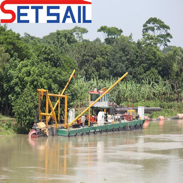 Quality 1800m3 Soild Capacity 26inch Cutter Suction River Sand Dredger with Land Booster Station for sale