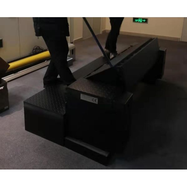 Quality Work Shop Mechanical Loading Dock Leveler 6t Capacity 2000*500mm Table Size for sale