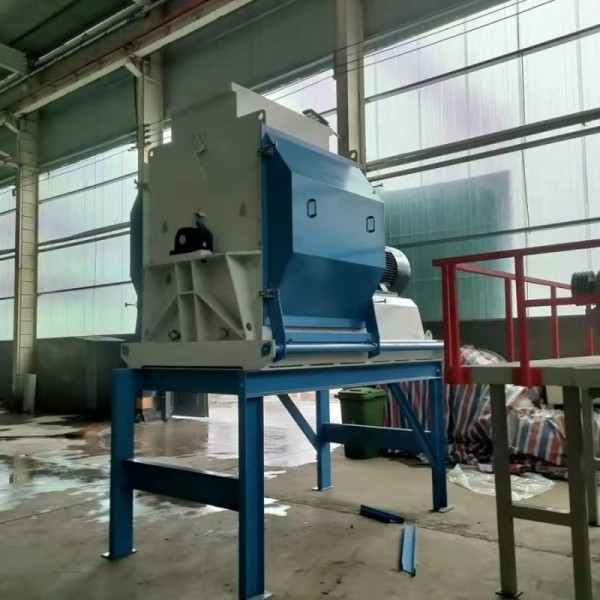 Quality Customized Motor Solid Waste Shredder Machine for Small Wood Plastic PET Bottle for sale