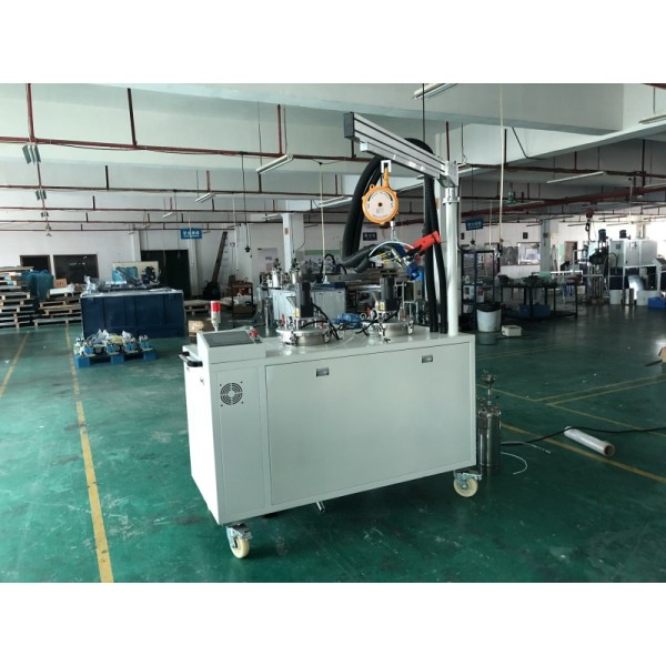 Quality glue dispenser Robot epoxy glue dispenser resin molding machine for sale