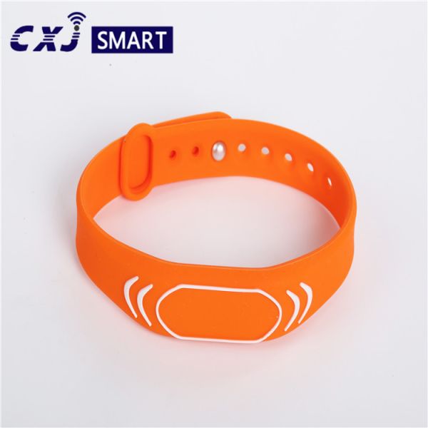 Quality Programmable Silicone ntag213 wrist band RFID NFC Bracelet for sale