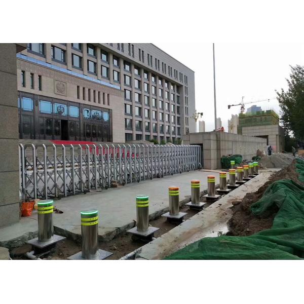 Quality Traffic Safety Automatic Retractable Bollards 304 / 316 SS Bollard With 6mm - for sale
