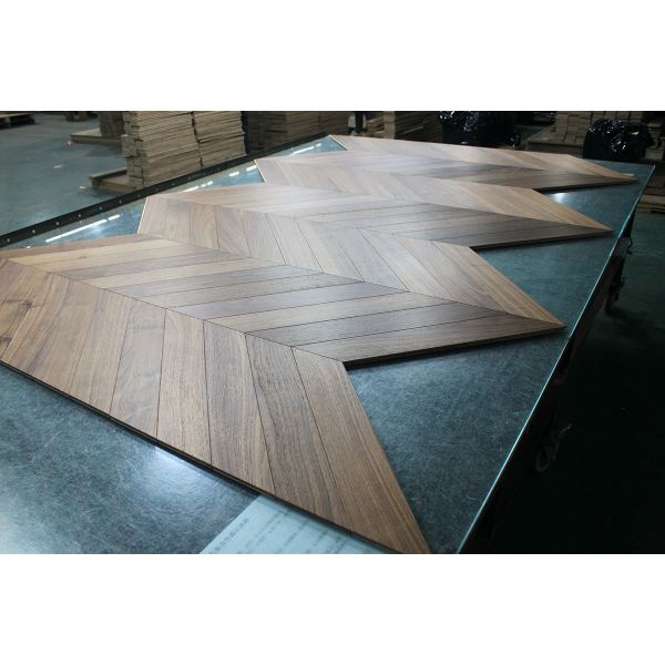 Quality Natural Walnut Engineered Wood Chevron Flooring Brushed UV Lacquer for sale