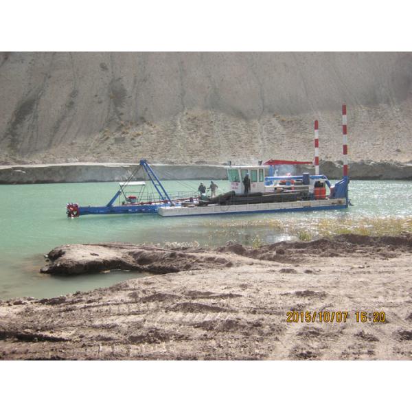 Quality 200 Cbm/H Hydraulic Mud Dredging Ship 16kw Red Color Used For River Dredging for sale