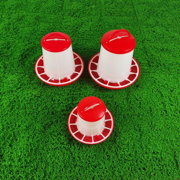 Quality Modern Red And White Cylinder Poultry Feeder 3.5L Capacity Waterproof And Easy for sale