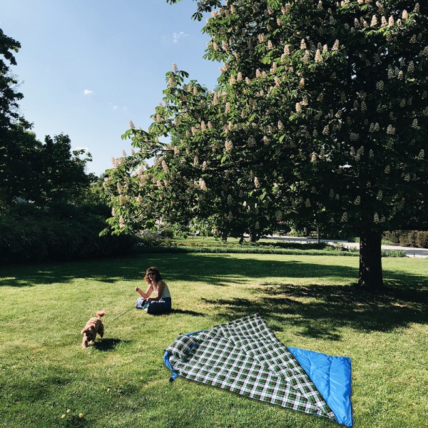 Quality 210T Polyester Camping Sleeping Bags Blue Flannel Sleeping Bag Rectangular for sale