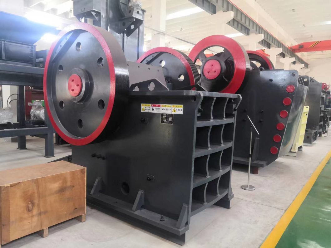 Complete Rock Crushing Machine Stone Jaw Crusher with Screening Line China Manufacturer