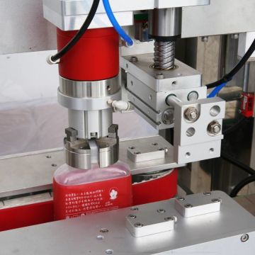 Quality High Productivity Automatic Tracking Type 3heads Bottle Capping Machine for sale