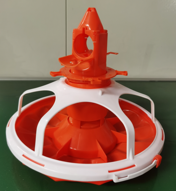 2.5 Quarts Round Poultry Food Dish 7