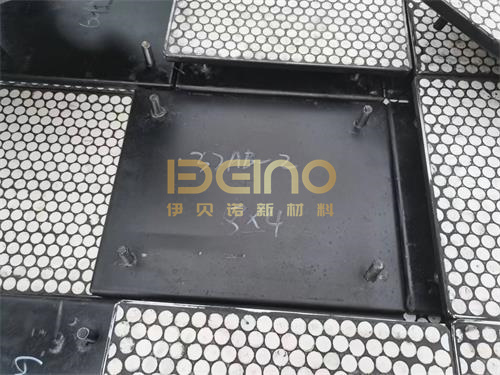 Ceramic tile wear liner