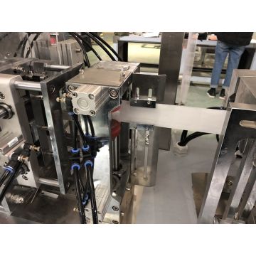 Quality High Speed Wet Tissue Making Machine ,Canteen Wet Napkin Packing Machine for sale