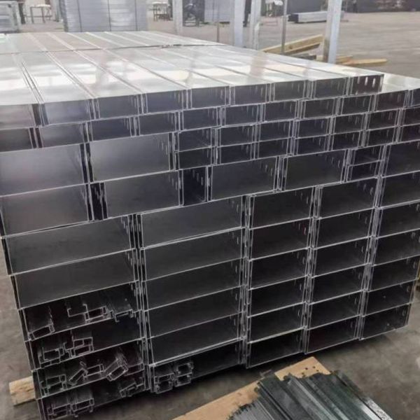 Quality Indoor 100mm Width Solid Cable Tray Fire Resistance Weather Resistance for sale