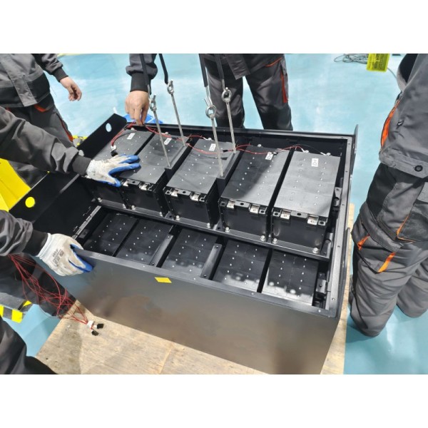 Quality 80V 400AH Fast Charge Lithium Battery for sale