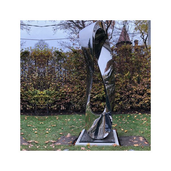 Quality 2.8M High Mirror Polished Stainless Steel Mobius Sculpture in Toronto, Canada for sale