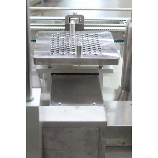 Quality Automatic Liquid Pharmaceutical Prefilled Syringe Filling Machine Vacuum Aseptic for sale
