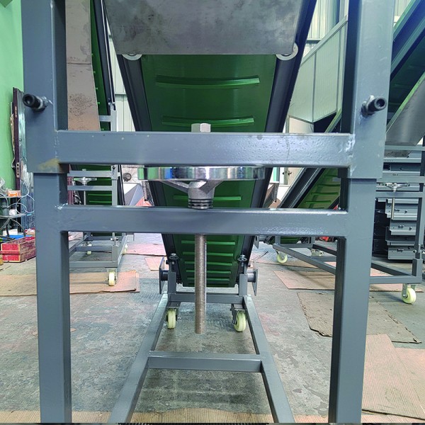 Quality 2000MM magnetic Plastic Conveyor System for sale