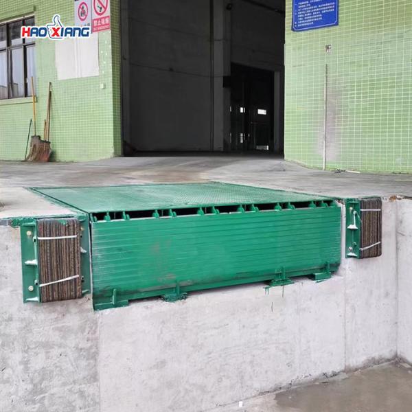 Quality Warehouse Hydraulic Dock Plate 8T-20T Metal Loading Dock Ramp for sale