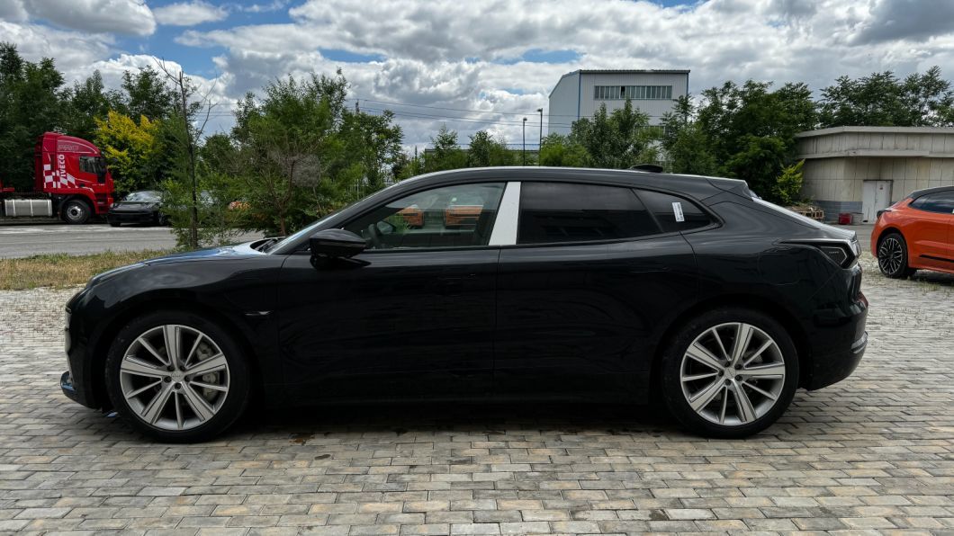 Hot Sales 001 You Version 100kwh (Orange +Z-S PORT) Customize Car