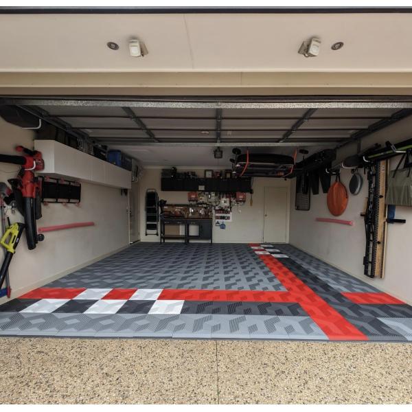 Quality Waterproof Oil Resistant PP Garage Floor For Industrial Work Environments for sale