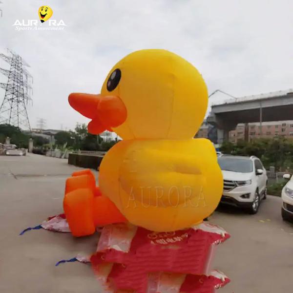 Quality Custom Design Giant Inflatable Yellow Duck Oxford / PVC Inflatable Cartoon for sale