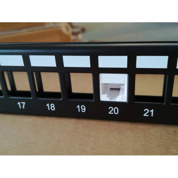 Quality Lansan UTP Cat6 24 Port Patch Panel / Network Patch Panel With Dust Cover for sale